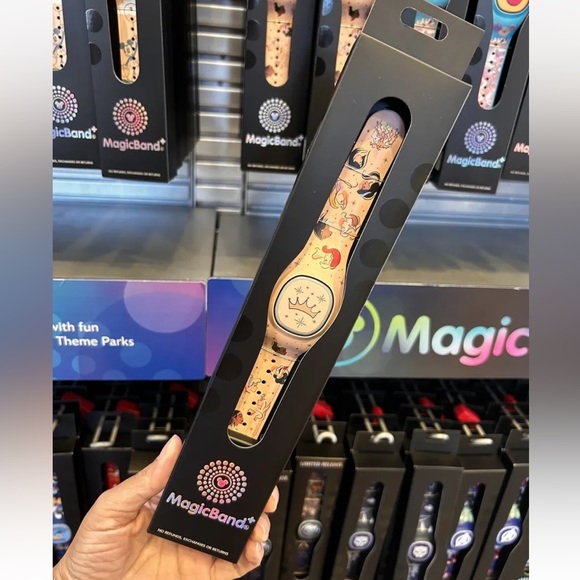 Disney | Accessories | 223 Disney Parks Magicband Magicband Plus New ...